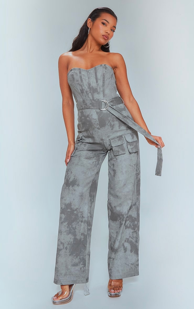 Women's Fashion Clothing & Dresses | PrettyLittleThing